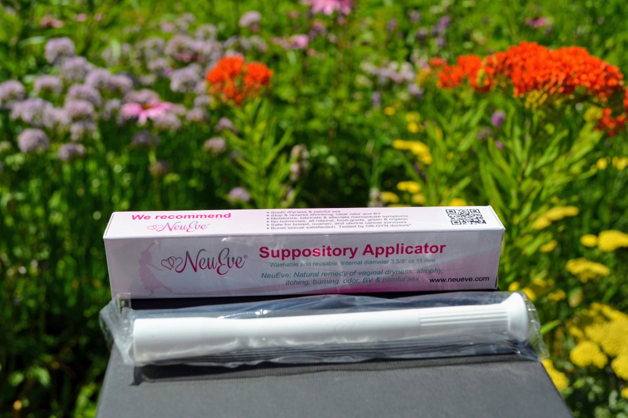 Applicator for Vaginal Suppositories by NeuEve